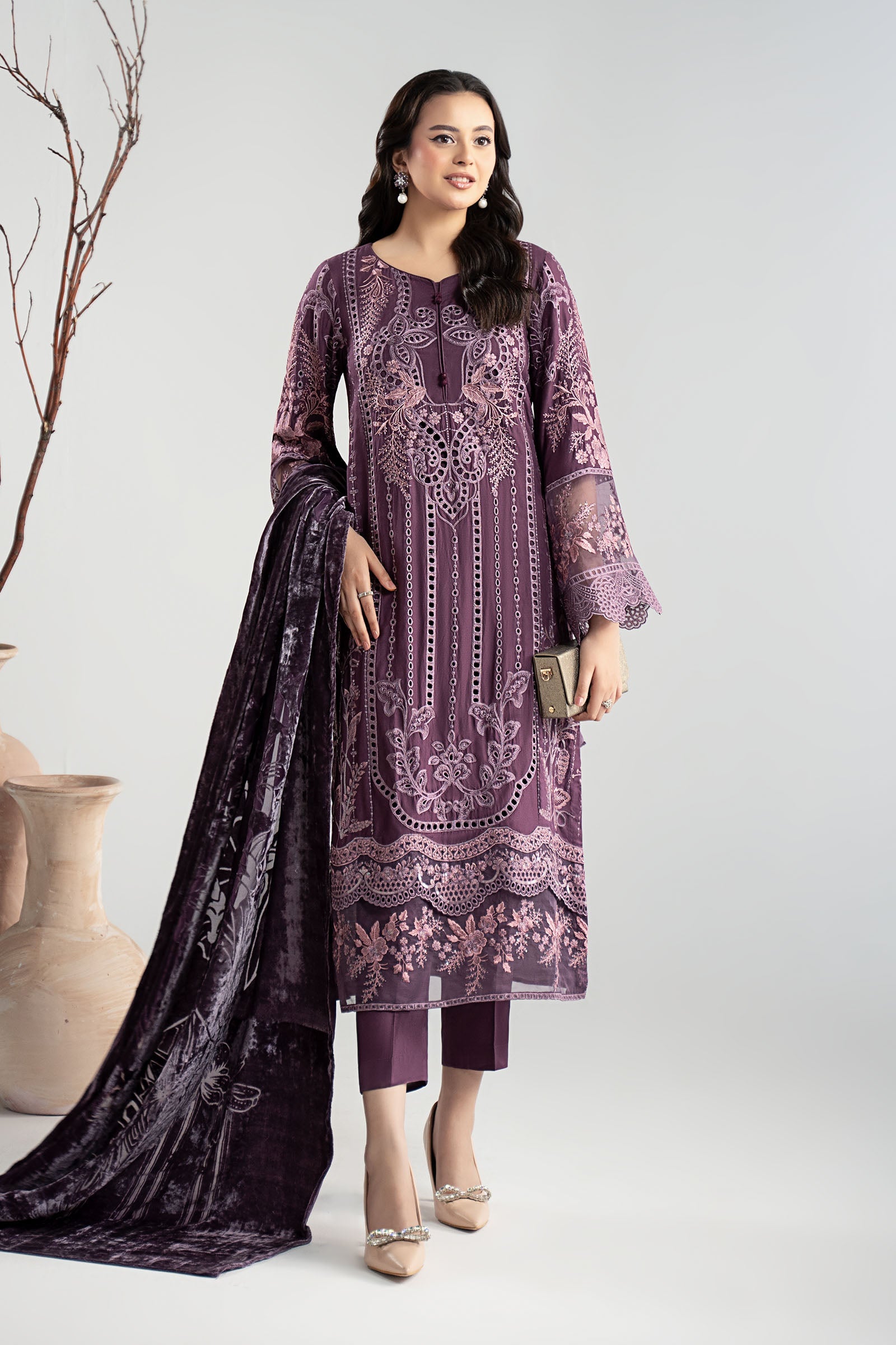 3 Piece Embroidered Linen Suit – Maria.B. Designs (AE)